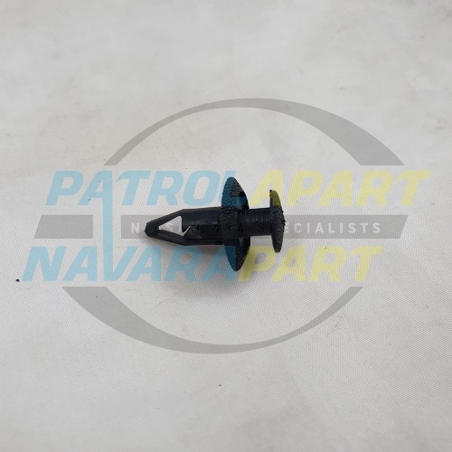 Rear Bar End Light Push In Clip - Nissan Y61 GU Patrol